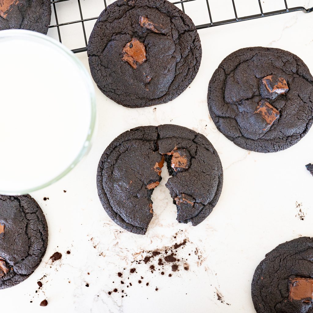 Insomnia Cookies Double Chocolate Chunk Recipe - Banana-breads.com