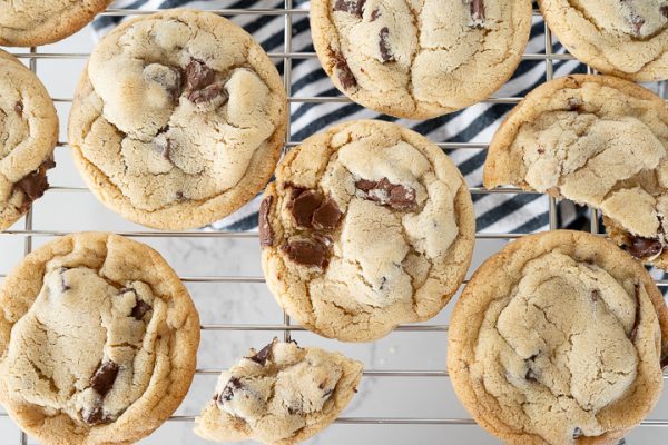 Copycat Insomnia Chocolate Chunk Cookies - Cooking With Karli
